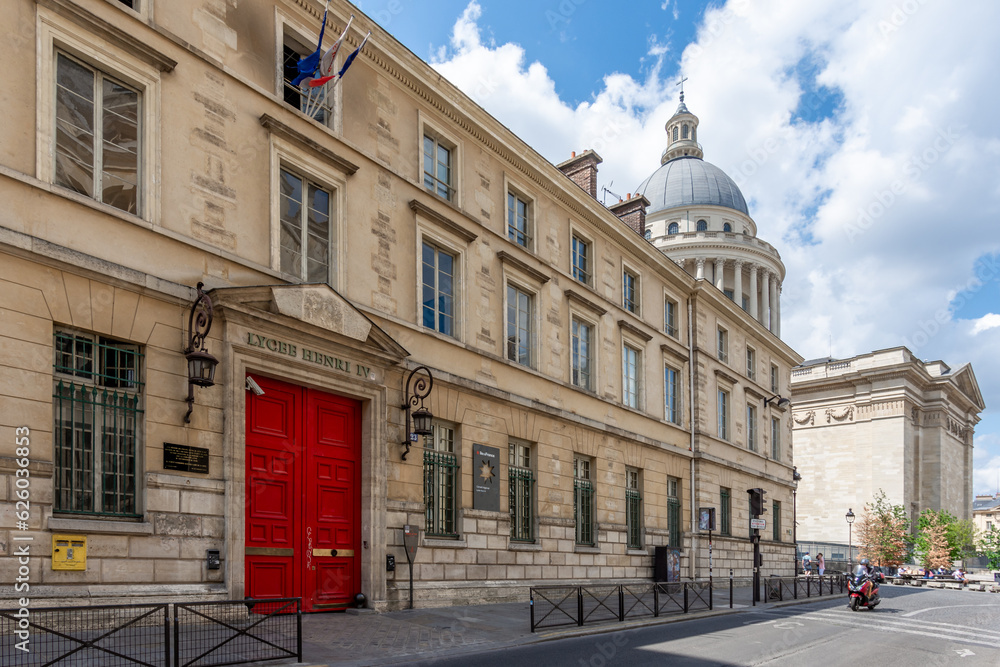 Paris, France - 21 juillet 2023: Façade du lycée Henri IV ...