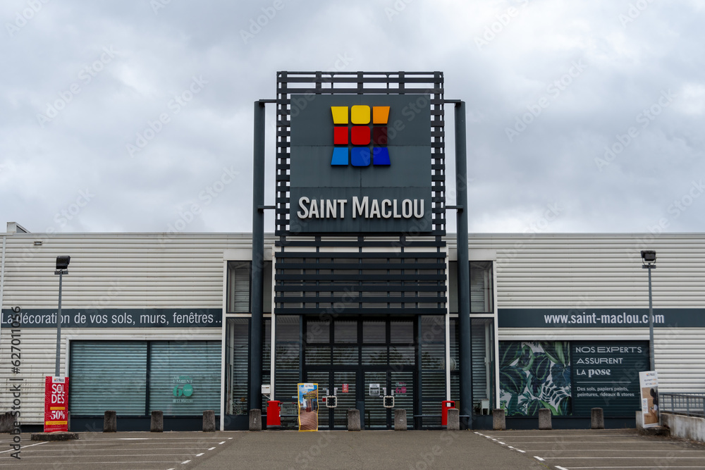 Saint Maclou Pontault