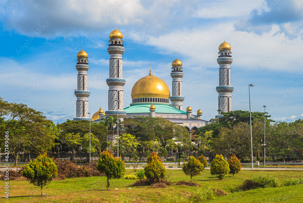 Jame Asr Hassanil Bolkiah Mosque in brunei Stock Photo | Adobe Stock