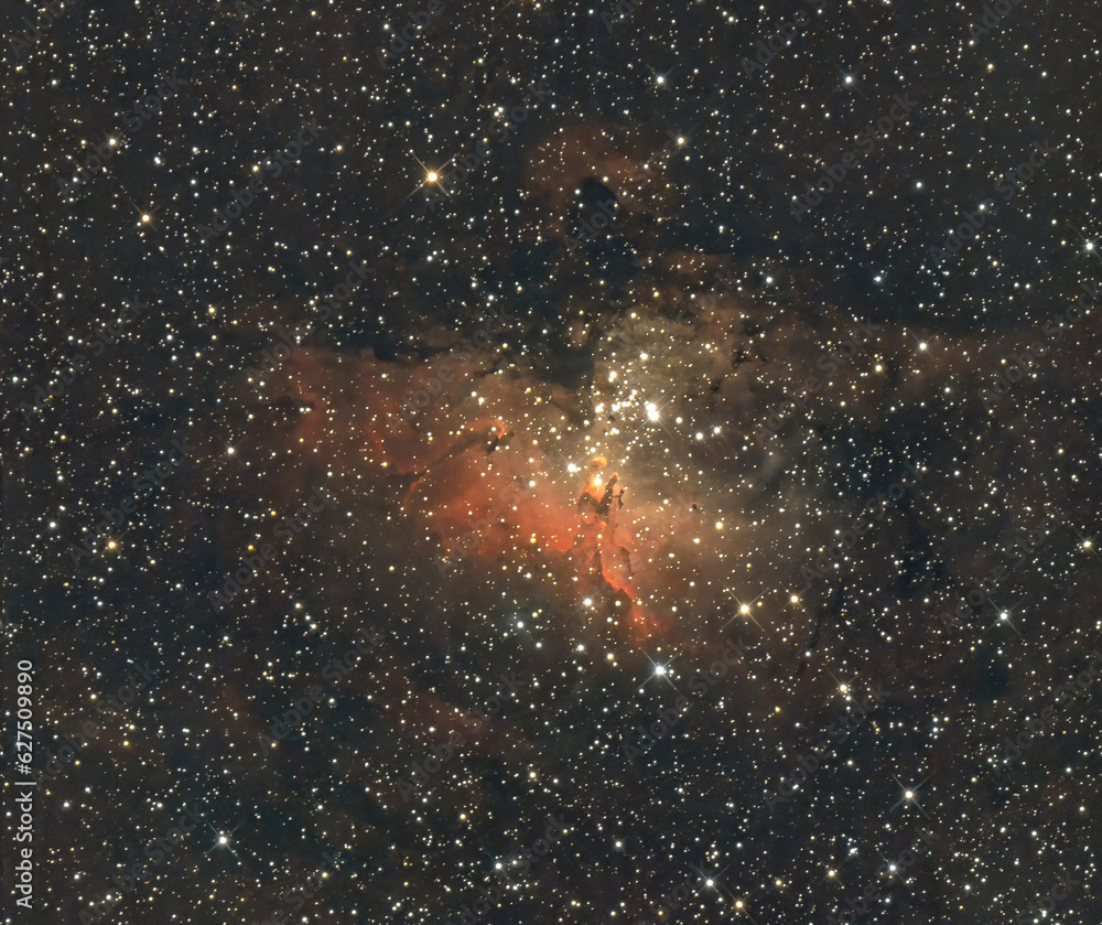 La nébuleuse de l'aigle avec les piliers de la création, objet messier ...