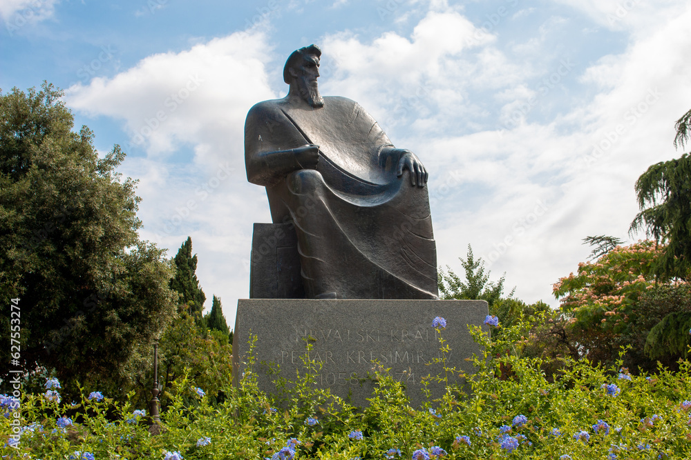 Peter Krešimir IV. Statue (Spomenik hrvatskom kralju Petru Krešimiru IV ...