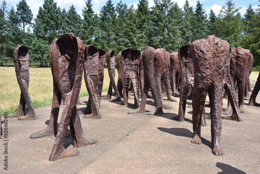 Nierozpoznani (Unrecognized) sculptures by Magdalena Abakanowicz in the ...
