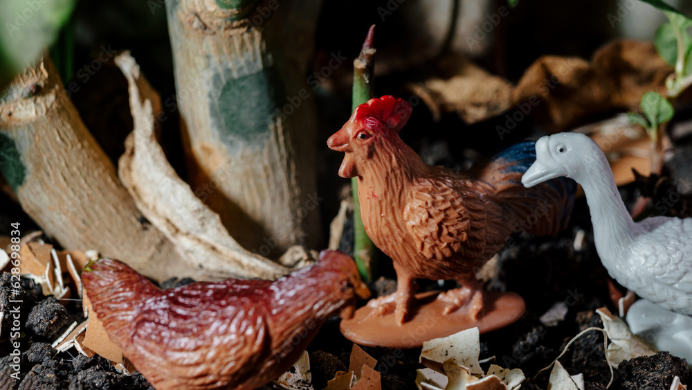 animales miniatura, toros , vacas, pollos, chivos sobre tierra y sobre ...