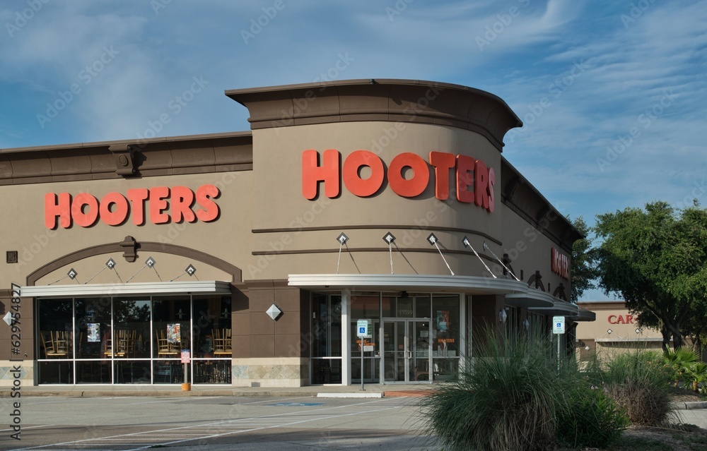 Hooters restaurant and bar exterior in Houston, TX. Food service ...