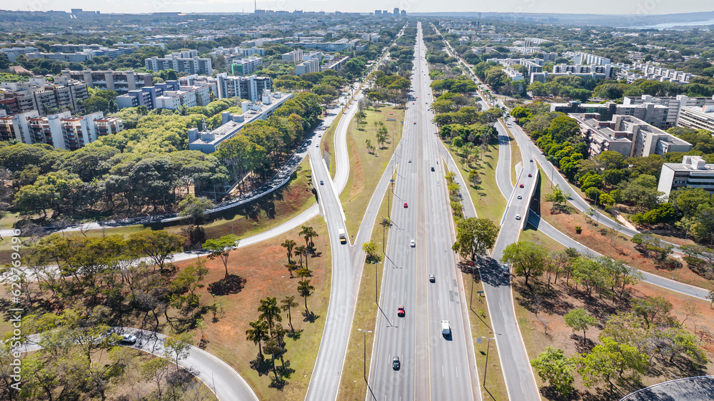 Foto de rasília, Brazil, 07/08/2023. Aerial view of the interchange ...