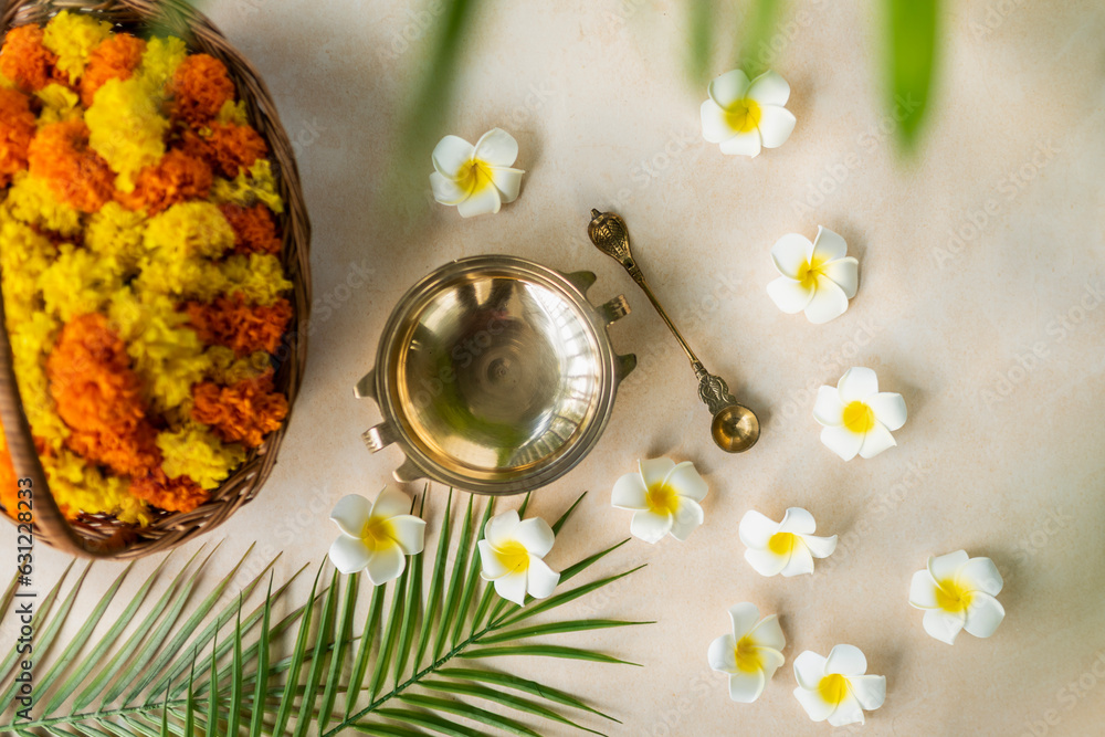 Kerala traditional food bowl with flowers, Onam payasm concept image ...