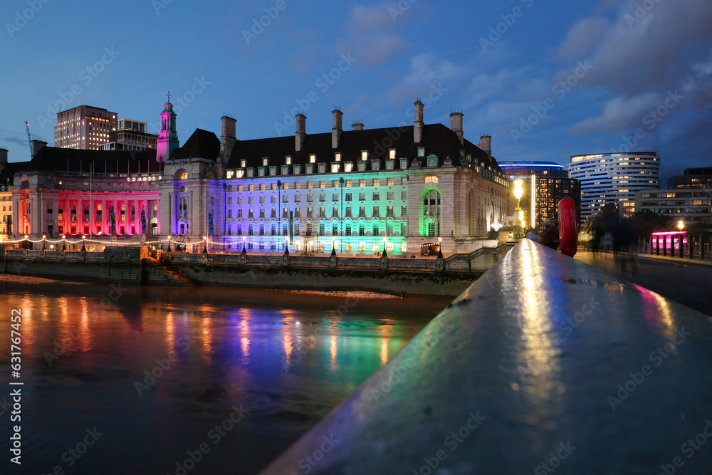 Foto de Beautiful Footage of Illuminated British Road at London eye ...