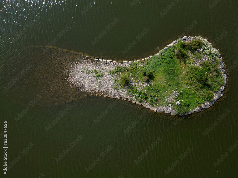 construction of artificial islands with a gradual entry into the water ...