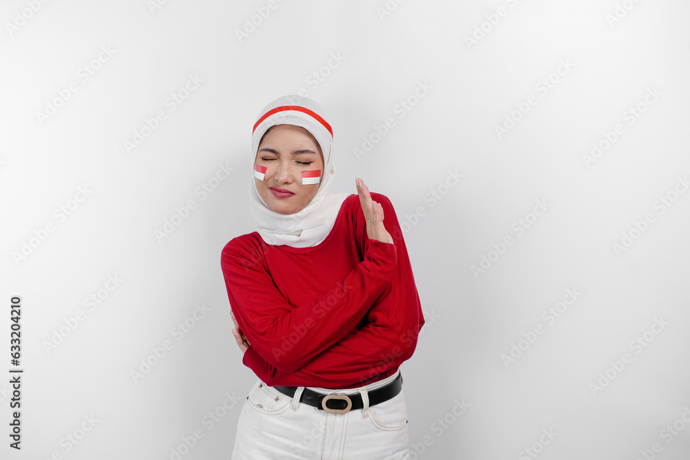 Beautiful Asian Muslim woman wearing a hijab with hand gesture pose ...