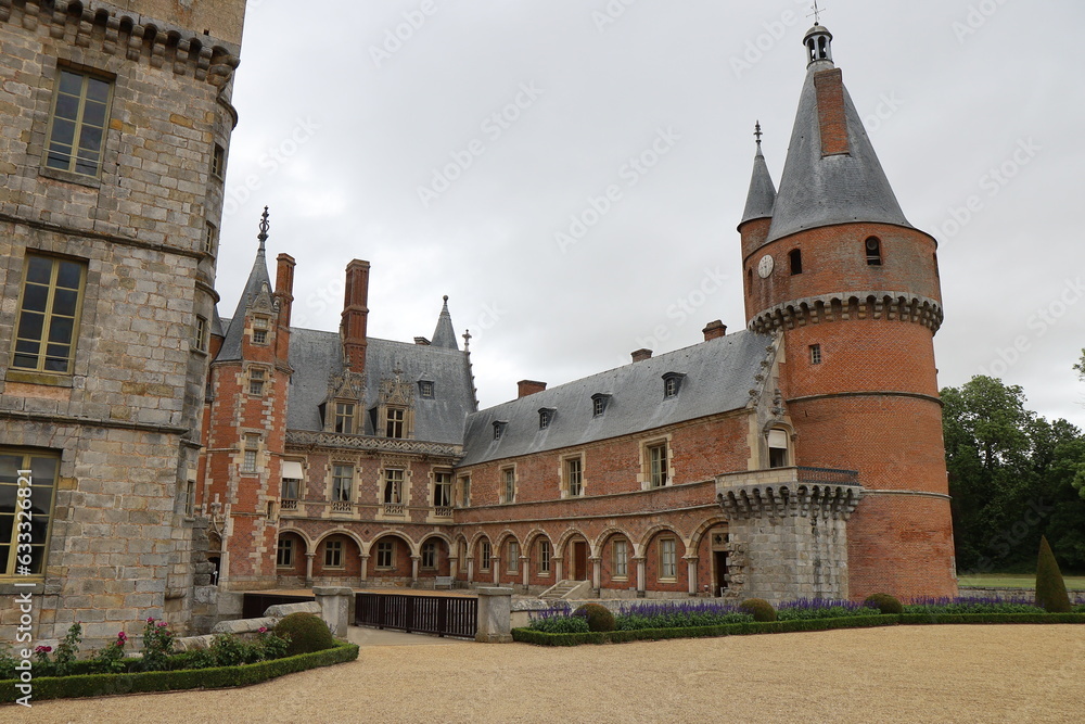 Le château de Maintenon, construit au 17eme siècle, village de ...