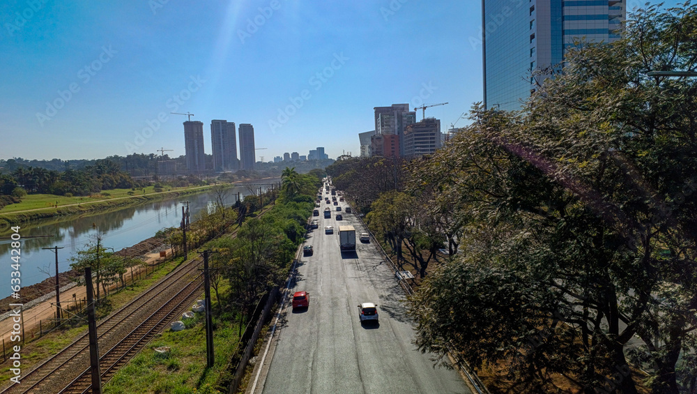 Zona sul de São Paulo. Nossa praça, Parque Burle Marx, Marginal ...