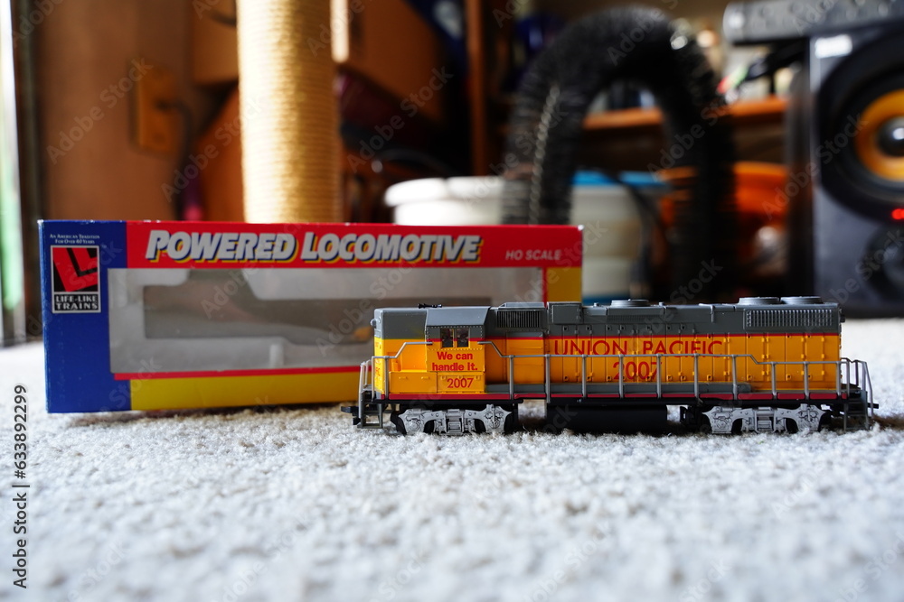 Powered Locomotive Life-Like HO Scale Union Pacific Diesel Locomotive ...
