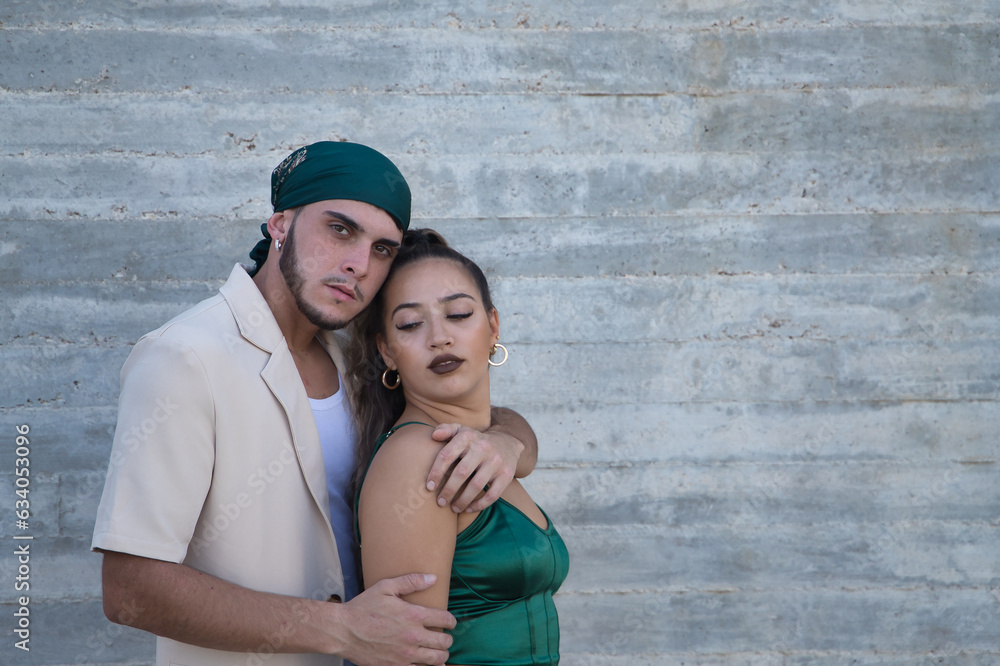 Foto de Latin and Hispanic boy and girl couple, young and nonconformist ...