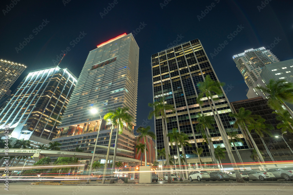 Foto de Downtown district of of Miami Brickell in Florida, USA ...