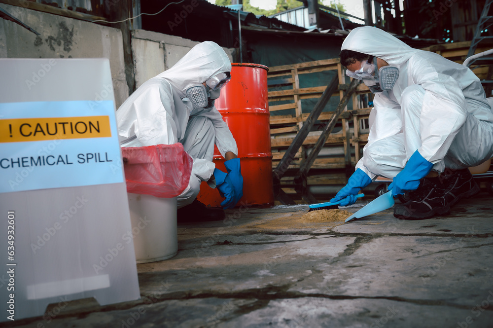 Using Sand or Sawdust to Absorbent for Oil, Acid, Chemical, Liquid ...