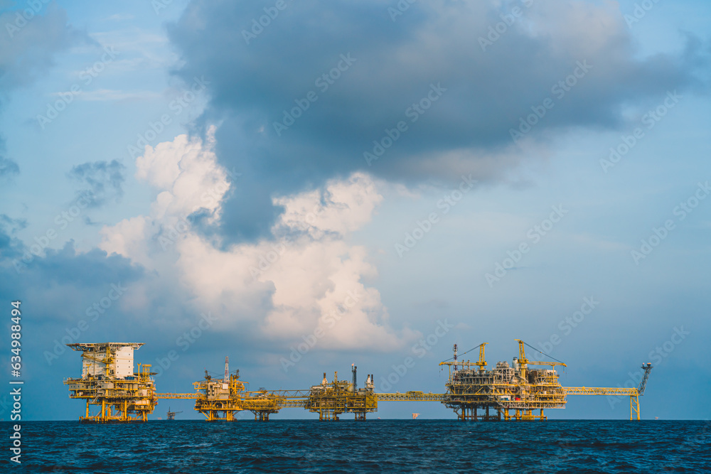 Offshore oil and gas wellhead remote platform which produced raw ...