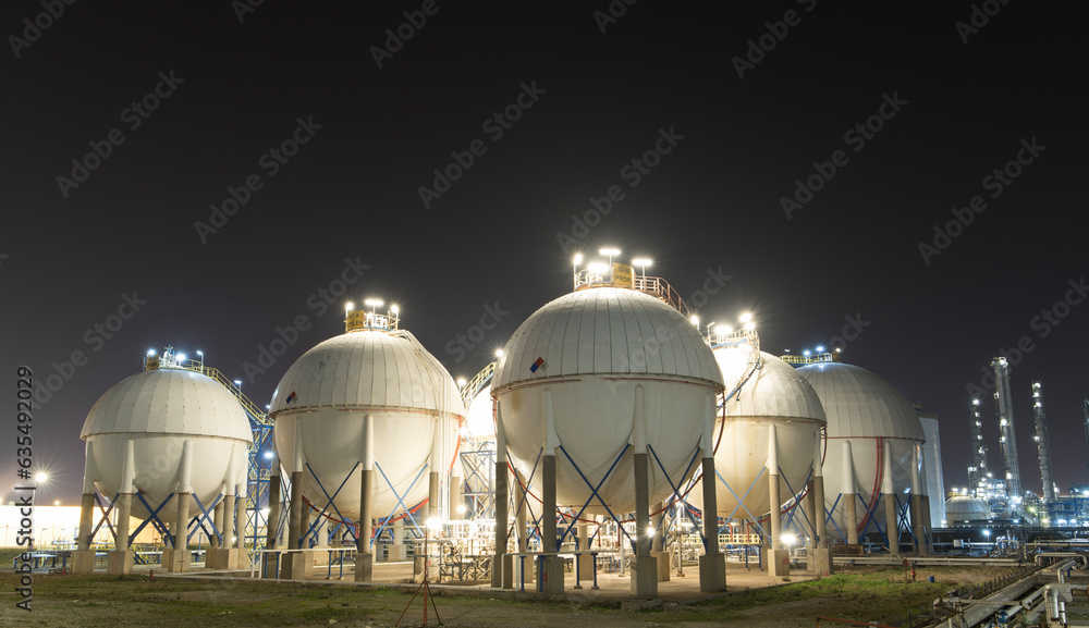 beautiful pictures of a natural gas factory at night and flashing ...