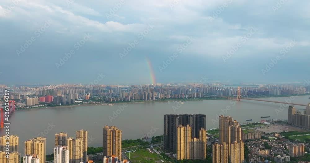Wuhan Yangtze River and Han River on the four banks of the city ...