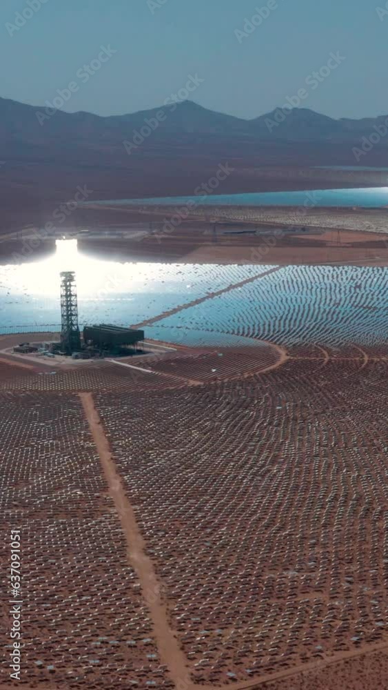 Vast concentrated solar power farm in the Mojave Desert. World Largest ...