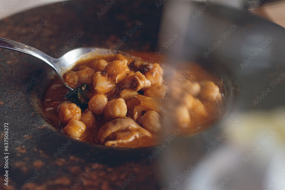 Menudo, guiso de garbanzos con callos, chorizo y morcilla Stock Photo ...
