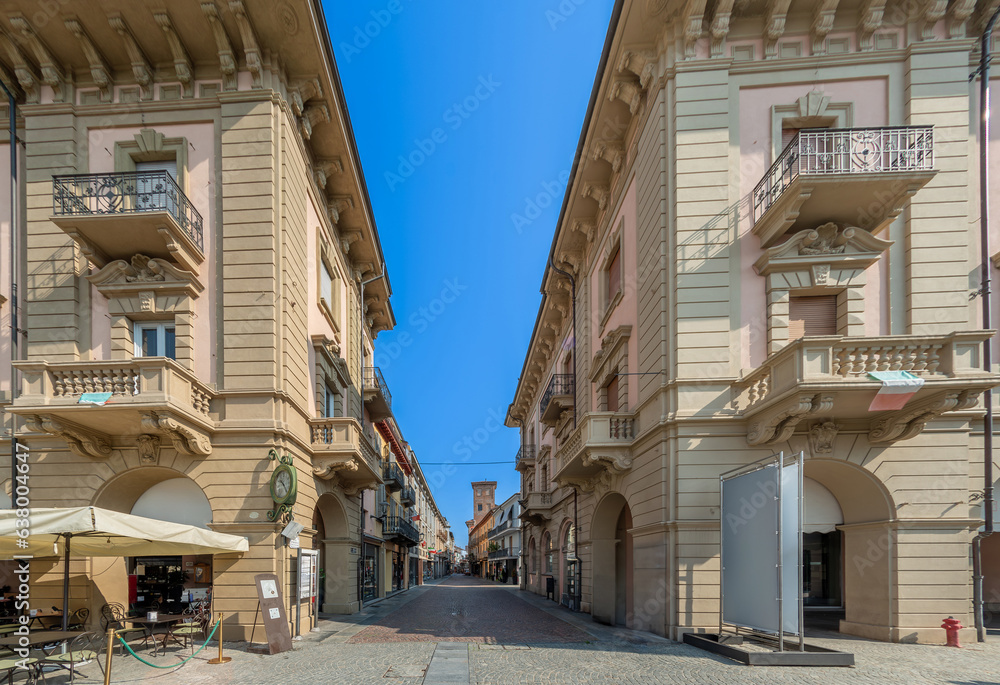 Alba, Langhe, Italy - August 20, 2023: Via Vittorio Emanuele the main ... Alba, Langhe, Italy - August 20, 2023: Via Vittorio Emanuele the main ...