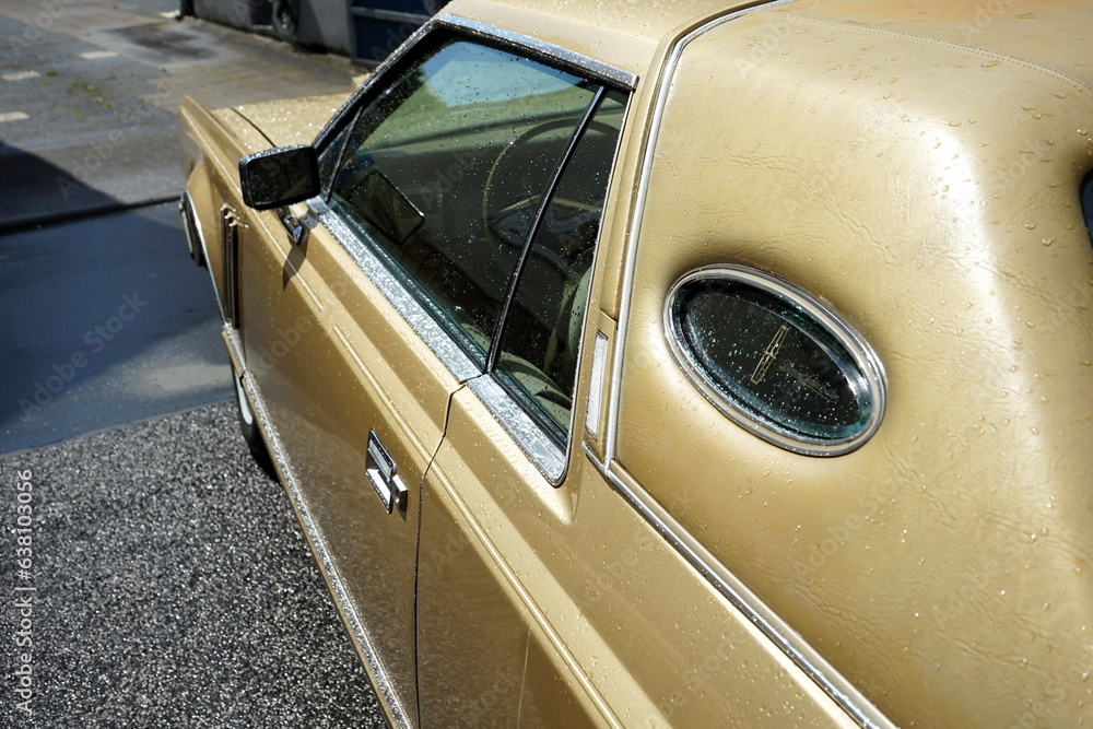 Opera Window eines Lincoln Continental Mark V Diamond Jubilee Edition ...