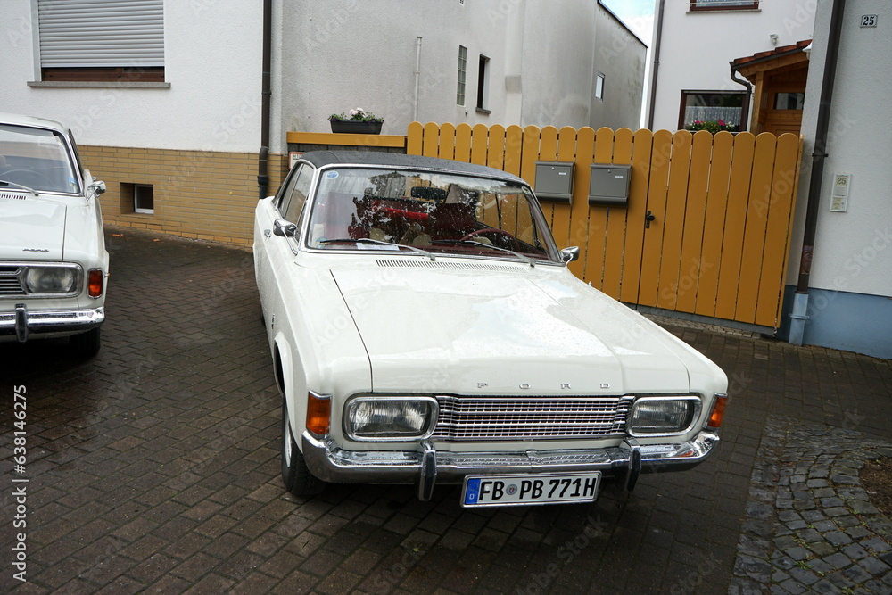Ford 20M oder Ford Taunus P7 der Sechziger Jahre und Siebziger Jahre in ...