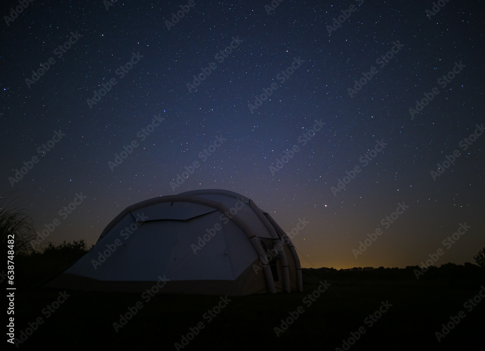 Toile de tente sous les étoiles Stock Photo | Adobe Stock