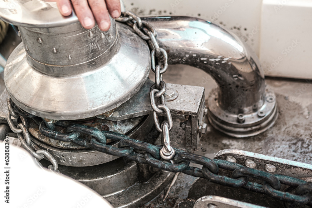 Foto de marine vessel vertical anchor windlass hydraulically operated ...