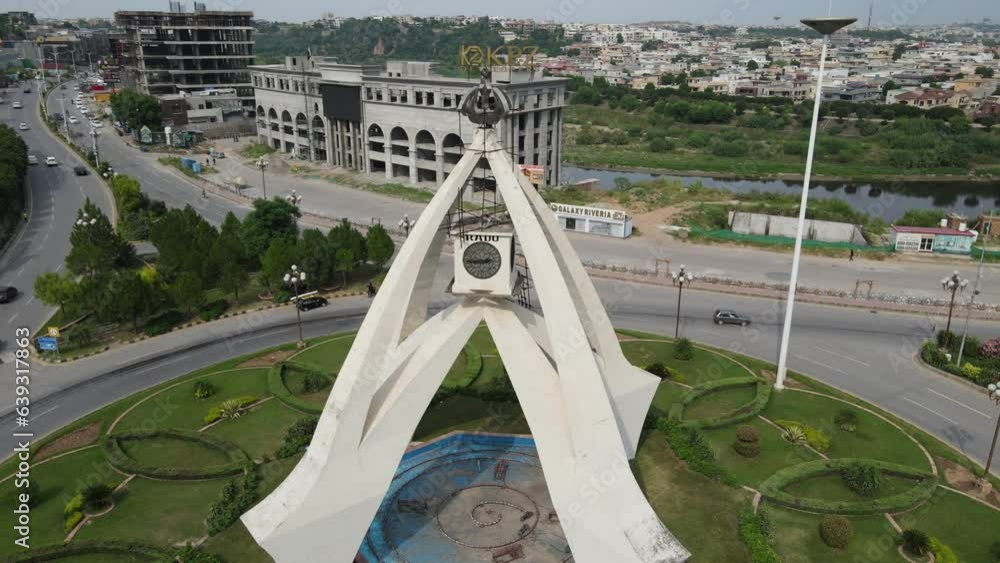Capturing the Magnificent Clock Tower of Bahria Town Phase 7 ...
