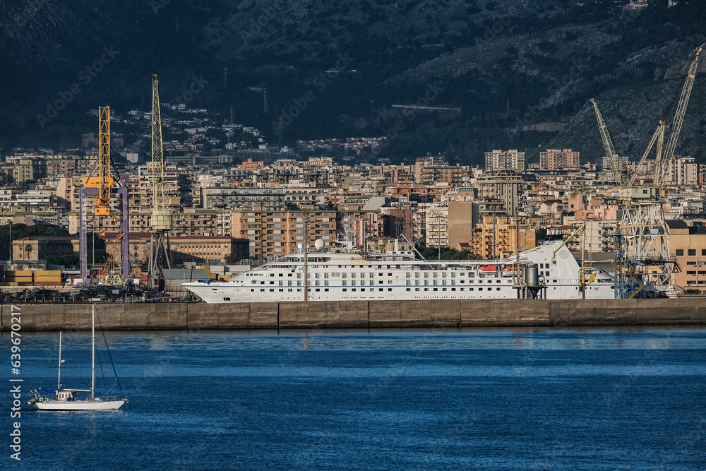 Italian shipbuilder dry dock ship building facilities in Palermo ...