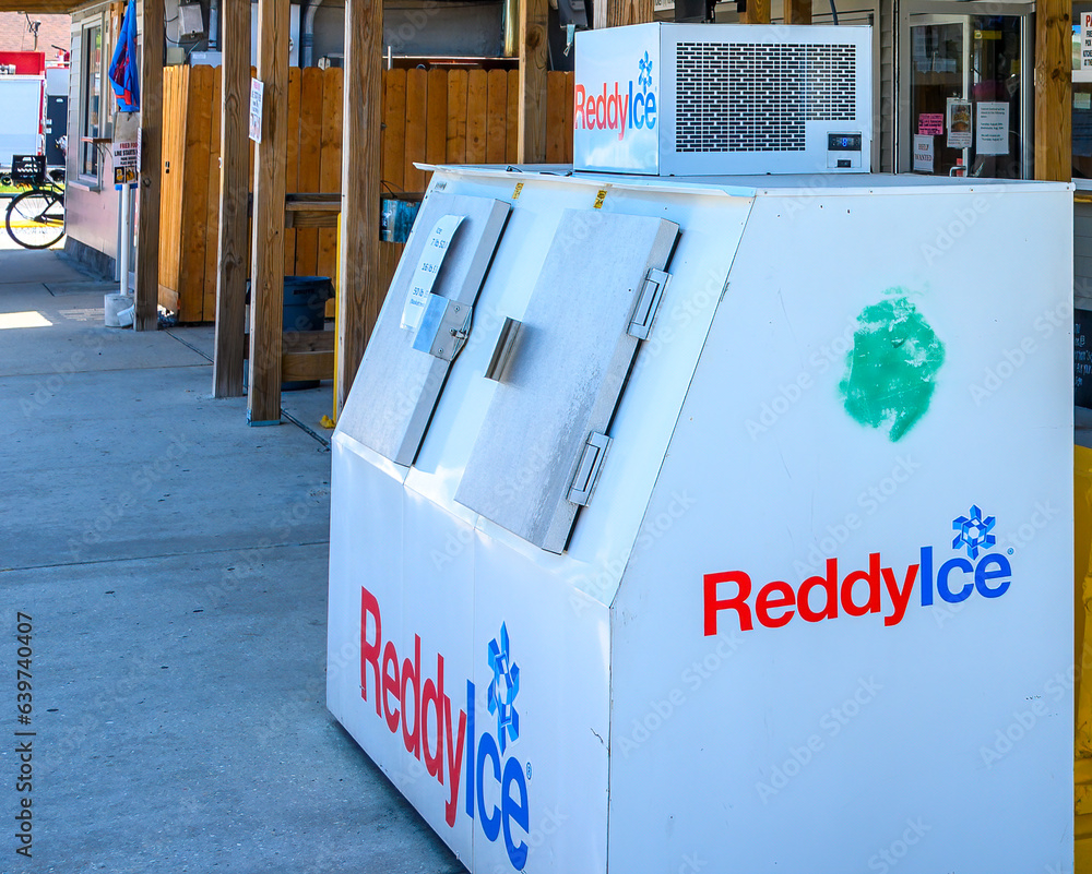 Reddy Ice Packaged Ice Freezer Box in Front of Restaurant in New ...