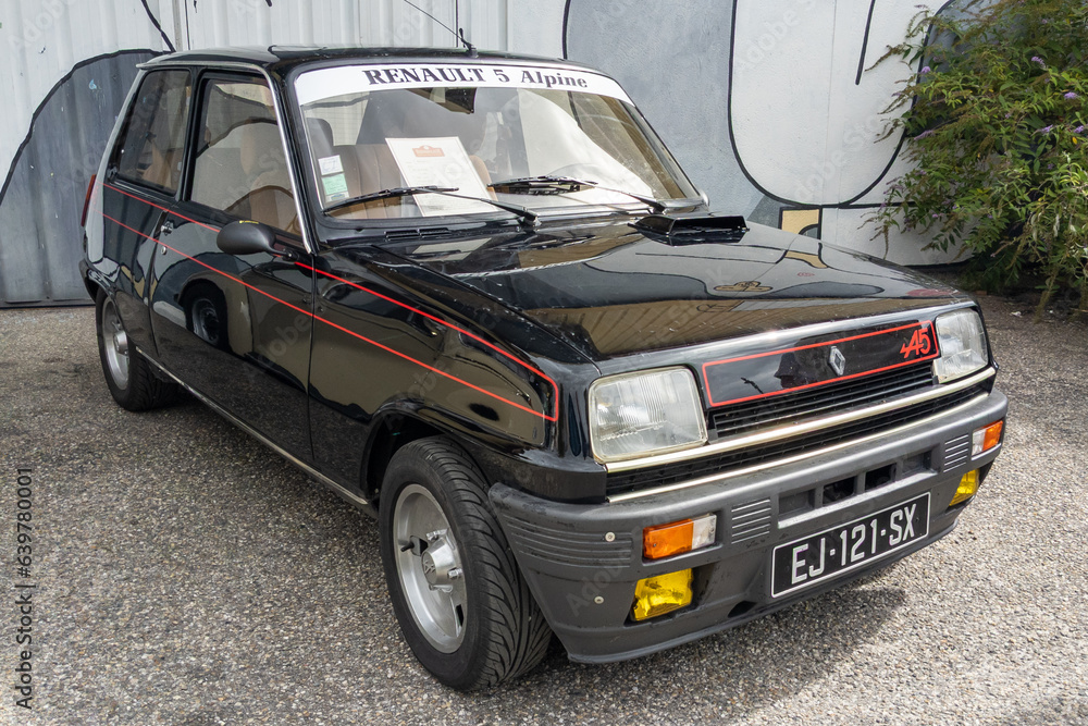 Foto de Renault 5 alpine sport black red vintage retro car oldtimer r5 ...