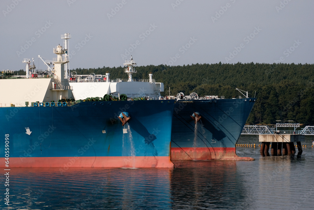 FSRU in Lithuania. Floating Storage Regasification Unit for LNG cargo ...