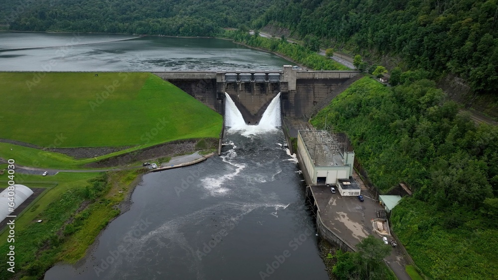 Kinzua Dam and Reservoir on the Allegheny River in National Forest ...