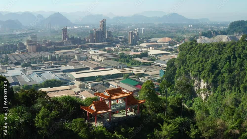 Vidéo Stock Perak Cave Temple and limestone hills aerial view, Ipoh ...
