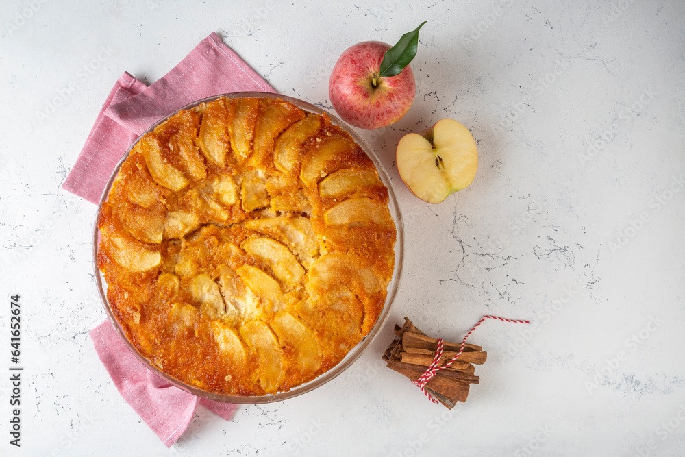 Caramelized apple cake is a delicious dessert. Turkish name; elmali kek ...