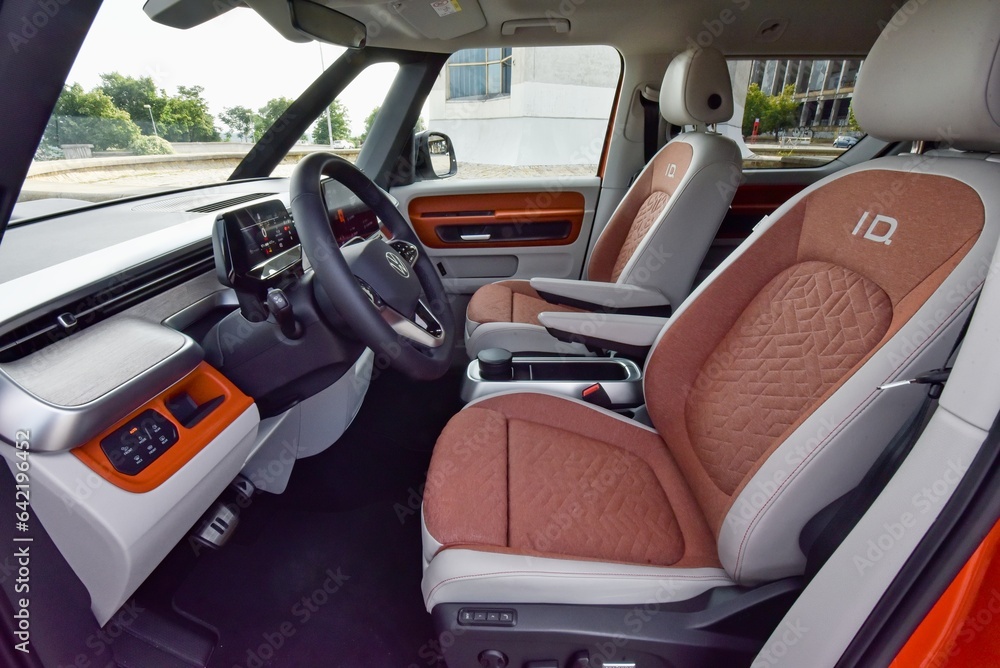 Volkswagen ID. BUZZ. Fully electric multivan with a futuristic design ...