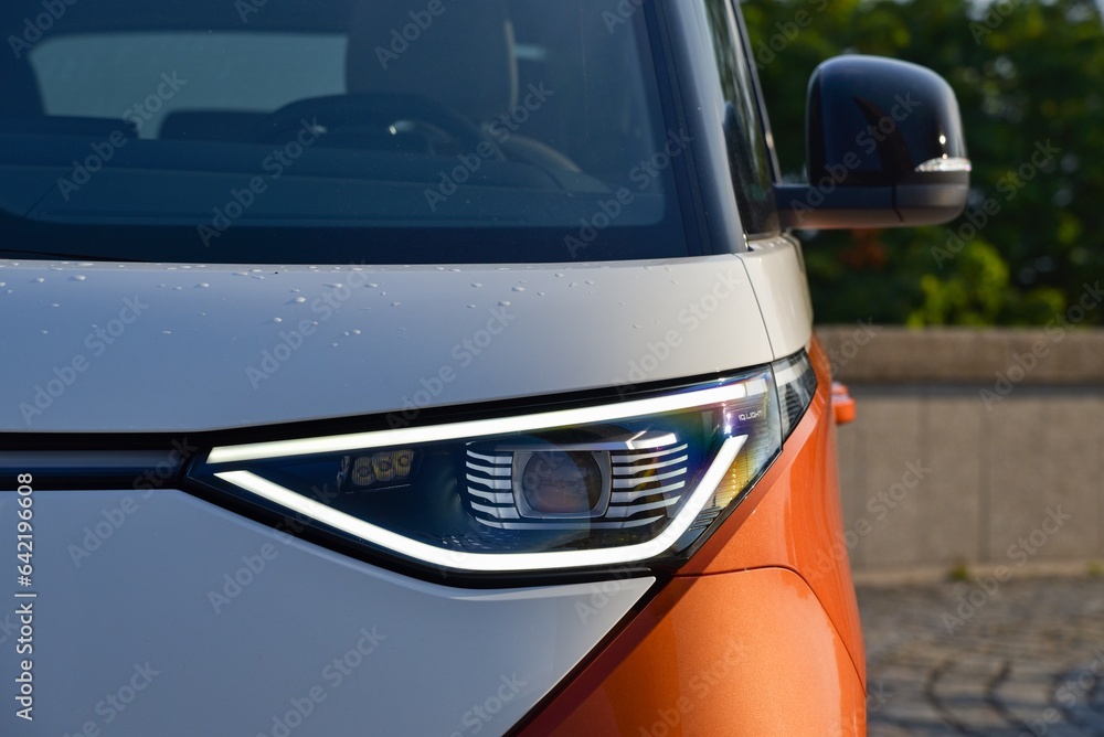 Volkswagen ID. BUZZ. Fully electric multivan with a futuristic design ...