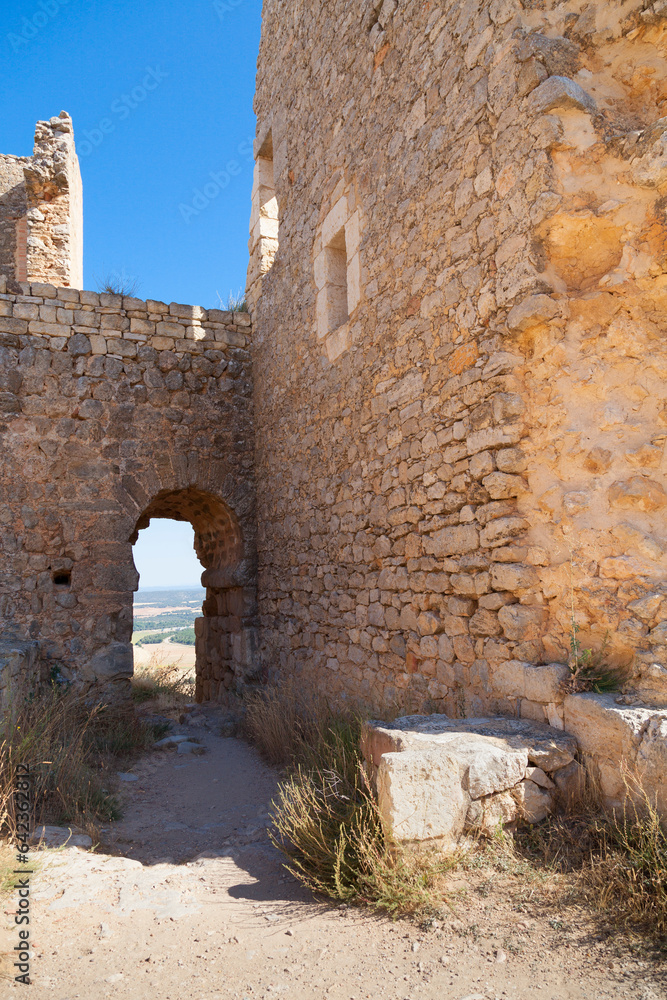 Castillo de Gormaz fortaleza Islamíca de los Califas en Burgos , España ...