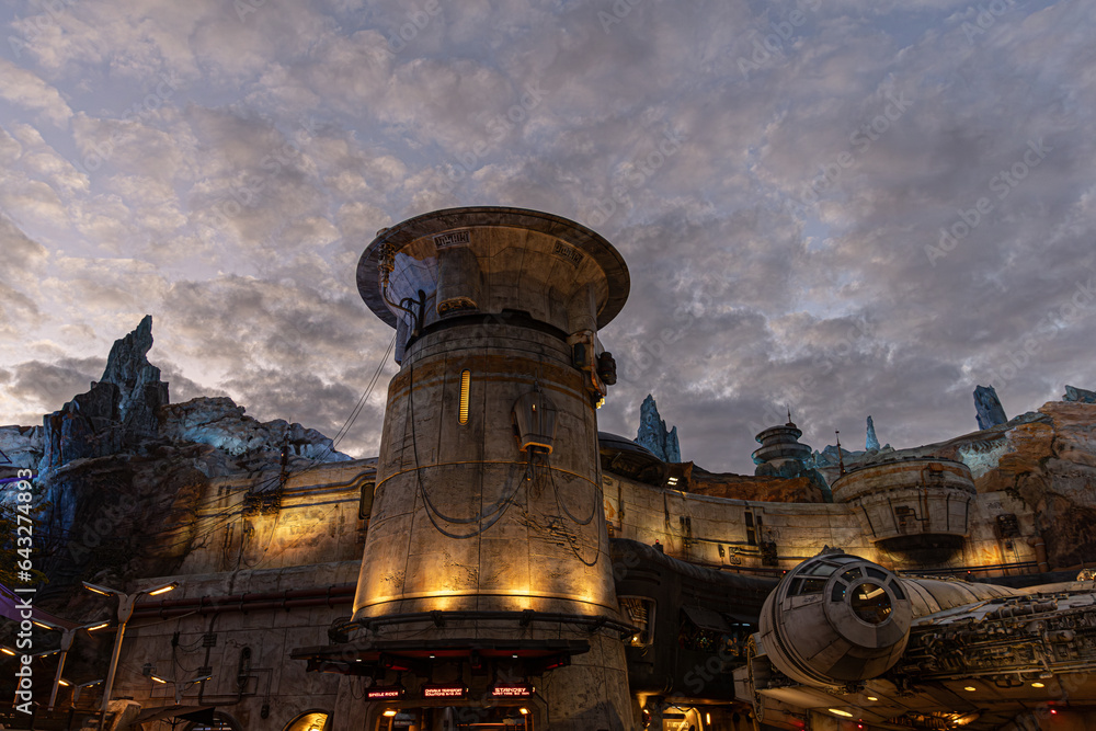 Smuggler's Run Ride at Disney's Star Wars: Galaxy's Edge Theme Park at ...