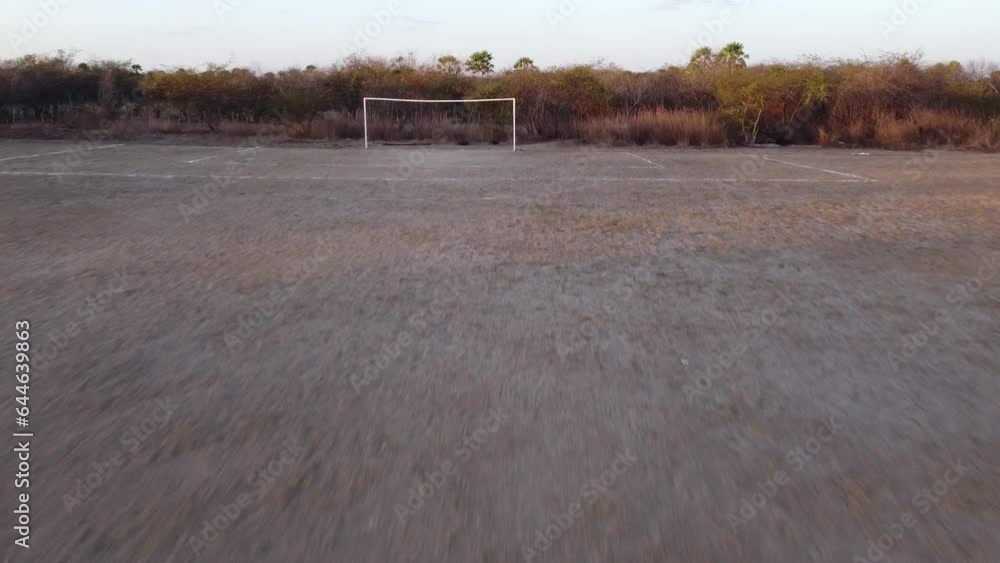 campo de várzea, campo de futebol amador, campo de futebol de terra ...