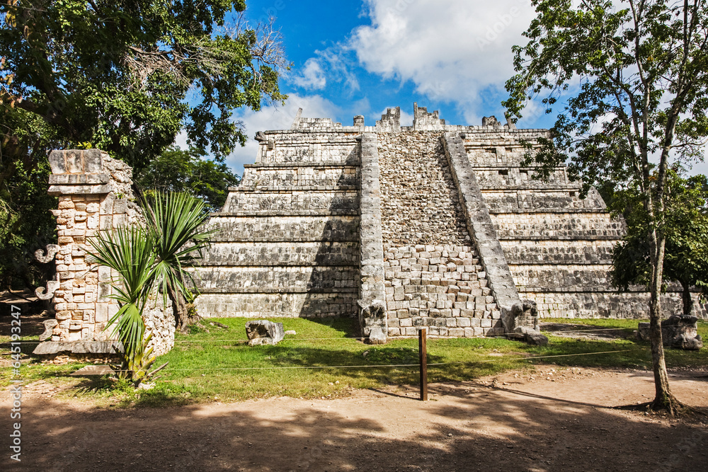 Chichen Itza The Maya name "Chich'en Itza" Yucatan Peninsula, Mexico ...