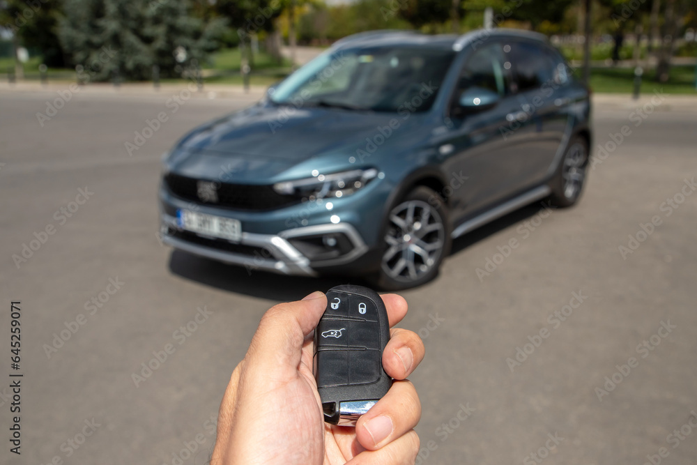 Fiat Tipo Cross is a new hatchback car. It is also known as the Fiat ...