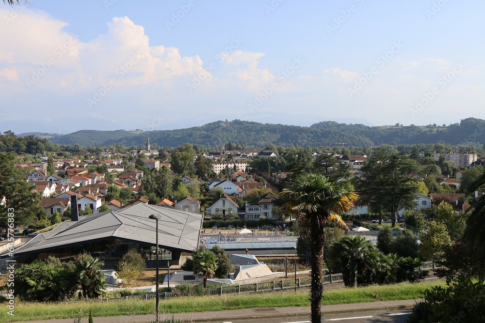 Vue d'ensemble de la ville, ville de Pau, département des Pyrénées ...