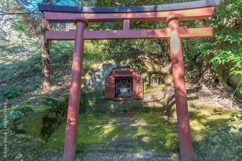 Kenkon Inari Jinja shrine. Shinto shrine located inside the grounds of ...