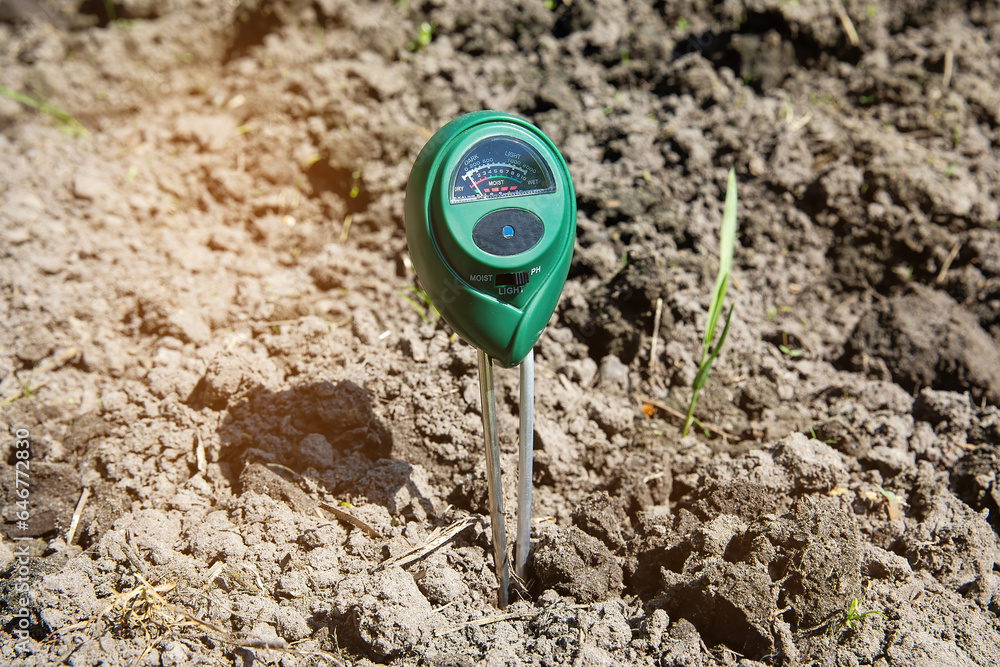 The PH meter device for measuring soil acidity and illumination in the ...