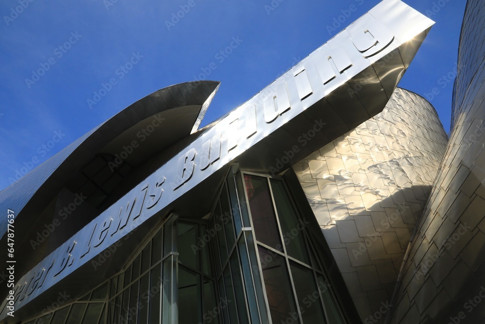 Architect Frank Gehry designed Building at Case Western Reserve ...