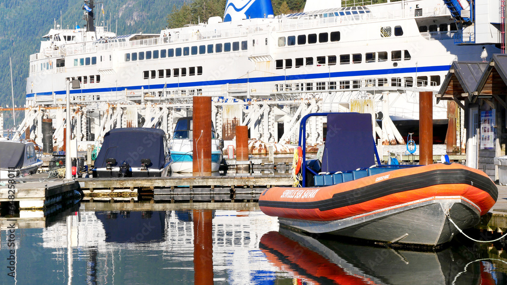 Sewell's Marina next to Horseshoe Bay Terminal in Horseshoe Bay ...