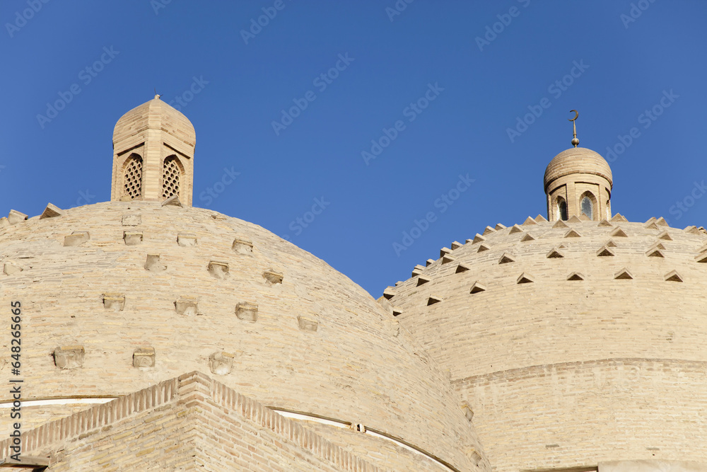 Domes Of Saifuddin Bukharzi Mazaar (Right) And Bayan Kuli Khan Mazaar ...